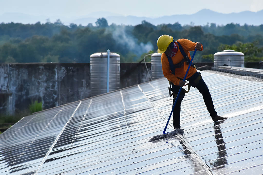 Atap Metal Bocor? Oleskan dengan Cat Waterproofing IKASEAL Durapruf ...